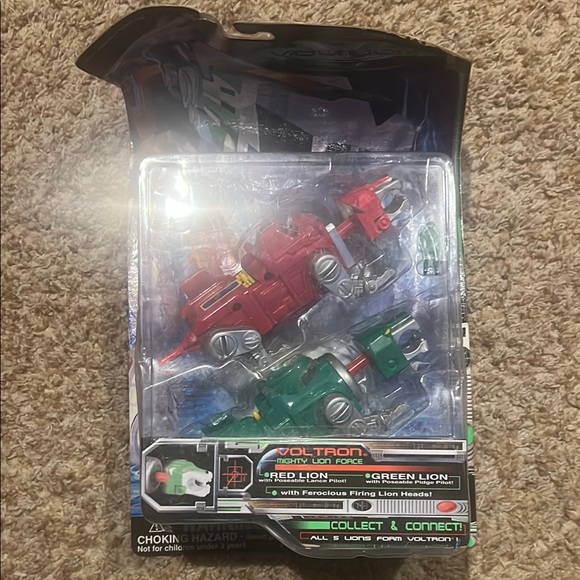 Trendmasters | Toys | Voltron Legendary Lion Force Red And Green Lions ...